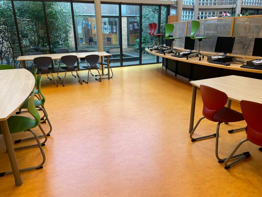Linoleum onderhoud | Linoleum reinigen | Coaten | Clean Expert